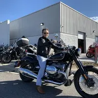 Right side trip panel (covers toolkit) popped off | BMW R18 Motorcycle ...