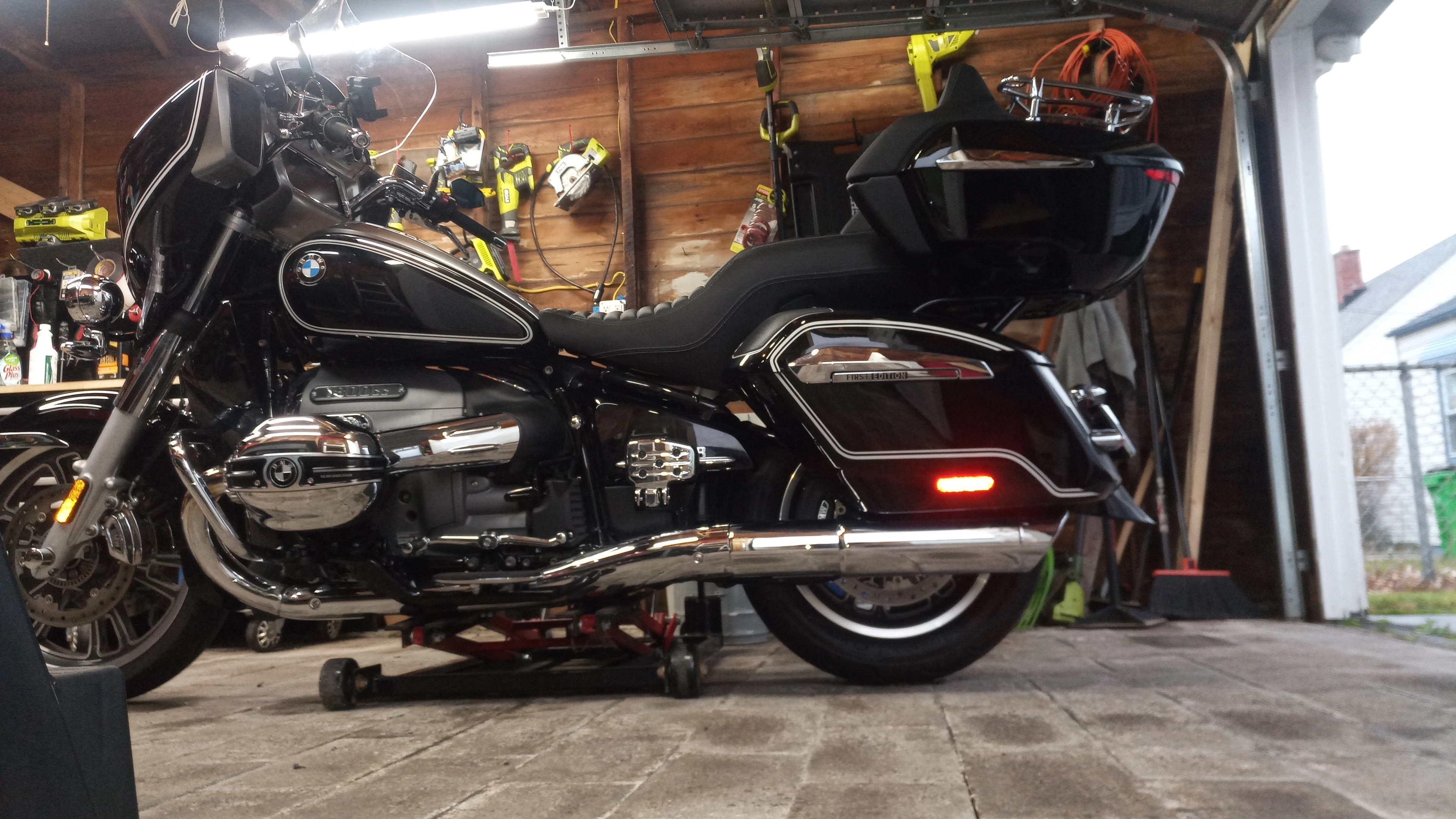 Freedom 4.5in exhaust on TC | BMW R18 Motorcycle Forum